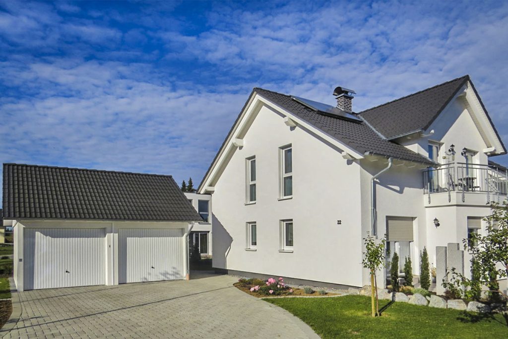 Garagen mit Dachaufbau